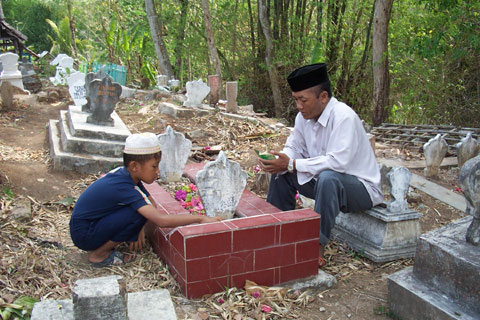NYEKAR – Suara Surabaya