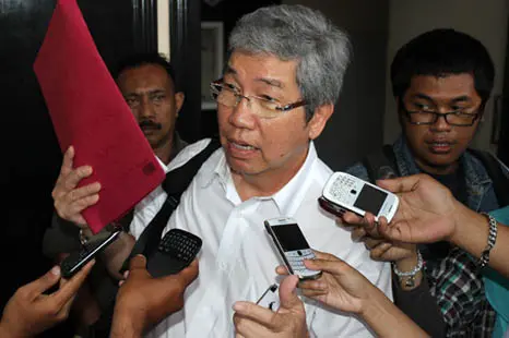 Tony Sumampau Diperiksa 7 Jam – Suara Surabaya