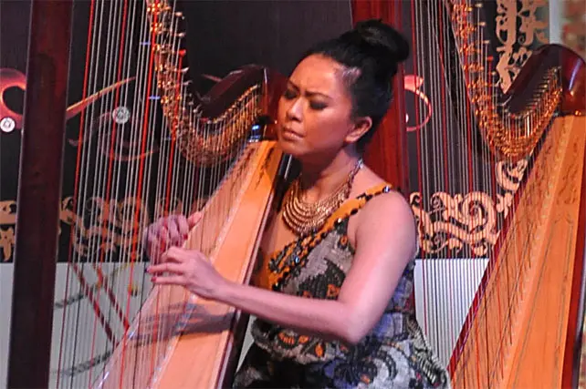 Konser 3 Generasi Harpist Indonesia – Suara Surabaya