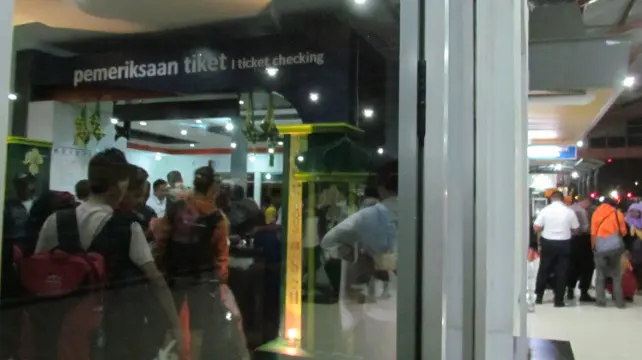 Mudik Lebaran Stasiun Pasar Turi – Suara Surabaya