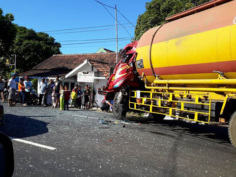 Kecelakaan di Tongas – Suara Surabaya