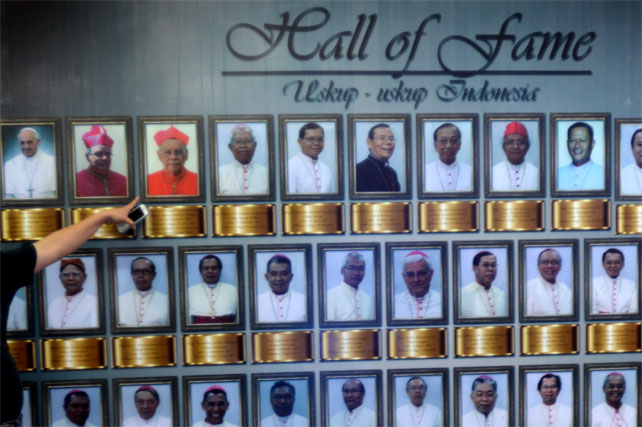 Wall of Fame Uskup Indonesia – Suara Surabaya