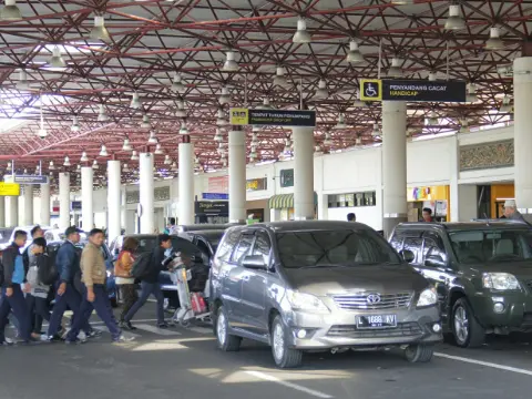 Jalur Parkir VIP Bandara Juanda Bisa untuk Umum – Suara Surabaya