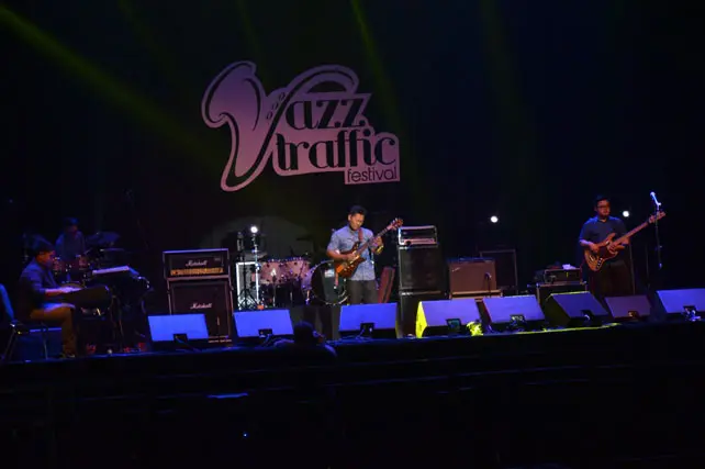 4/4 Band – Suara Surabaya