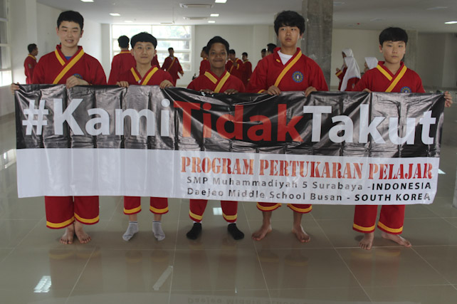 Pelajar Korea Kami Tidak Takut – Suara Surabaya