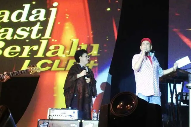 Konser Badai Pasti Berlalu – Suara Surabaya