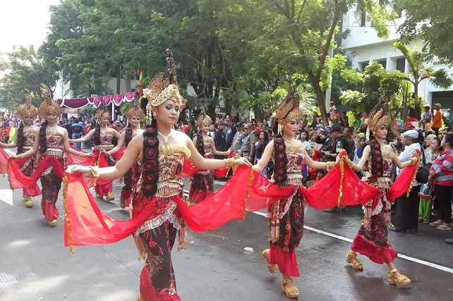 Rupa-Rupa Parade Budaya – Suara Surabaya