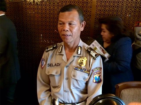 Penghargaan untuk Bripka Seladi Polisi Pemulung – Suara Surabaya