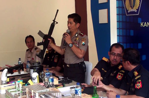 Barang Impor Gelap Disita Bea Cukai – Suara Surabaya