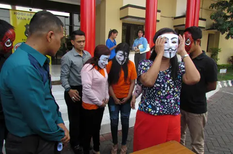 Pijet Plus-Plus Ngagel Digerebek – Suara Surabaya