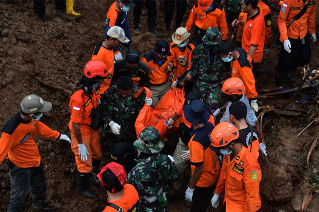 Tim SAR Temukan Satu Jenazah Lagi di Longsor Ponorogo – Suara Surabaya