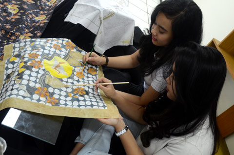 Batik Origami Juara di Jepang – Suara Surabaya