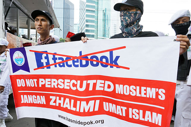 FPI Demo Kantor Facebook Indonesia – Suara Surabaya