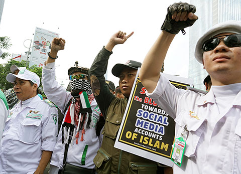 FPI Demo Kantor Facebook Indonesia – Suara Surabaya