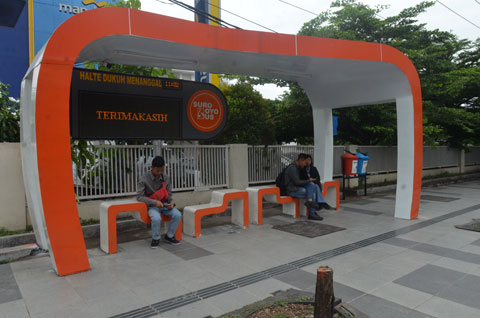 Halte Komplit Suroboyo Bus – Suara Surabaya