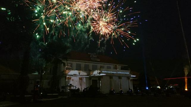 Pesta Rakyat dan Kuliner Gratis di Grahadi – Suara Surabaya