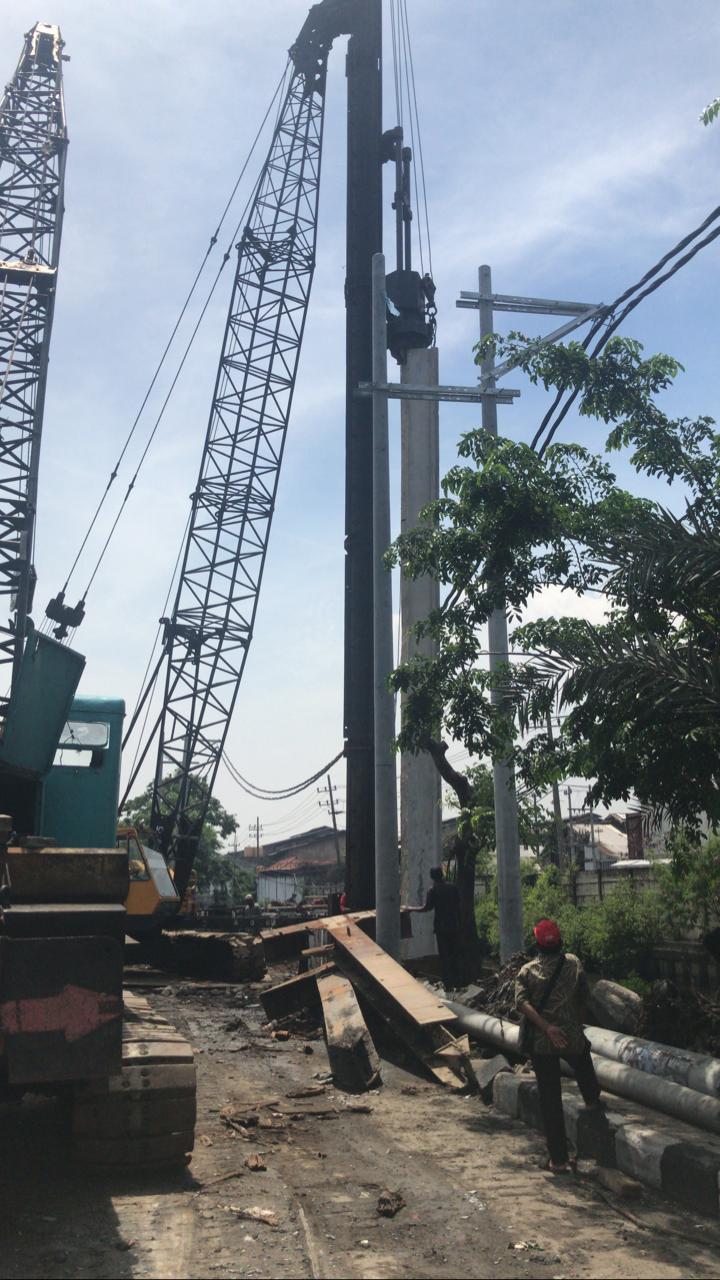 Proyek Pemasangan Turap Beton di Greges Dipercepat untuk Urai Kemacetan