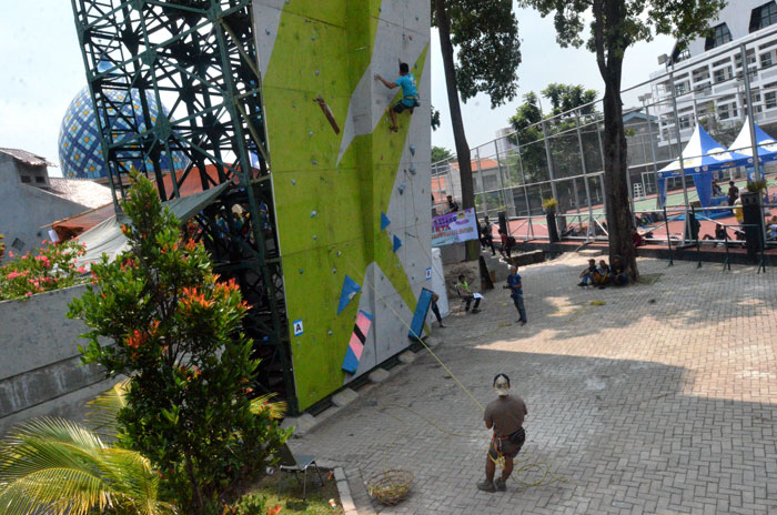 Jaring Atlet Panjat Dinding – Suara Surabaya