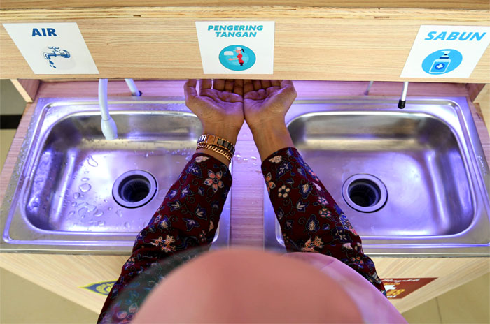 Inovasi Alat Pencuci Tangan dan Pengering Infrared - Suara Surabaya