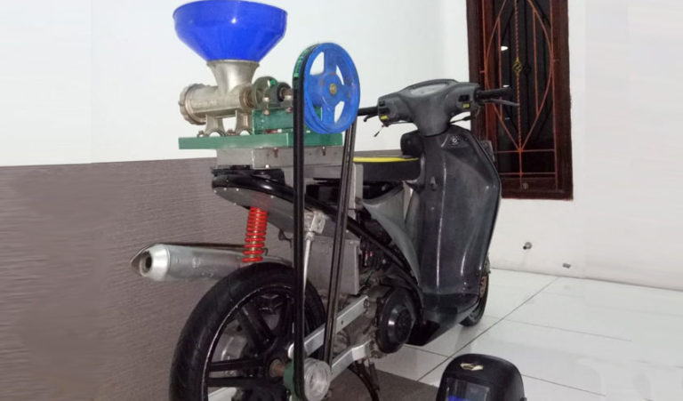 Prihatin Biaya Pakan Ikan yang Tinggi, Siasati dengan Bikin Motor ...