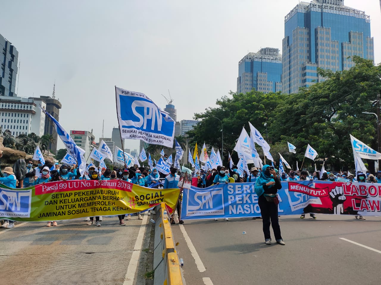 Buruh Minta Menaker Batalkan Aturan Penetapan Upah Minimum 2021 - suara ... Buruh Minta Menaker Batalkan Aturan Penetapan Upah Minimum 2021 - suara ...