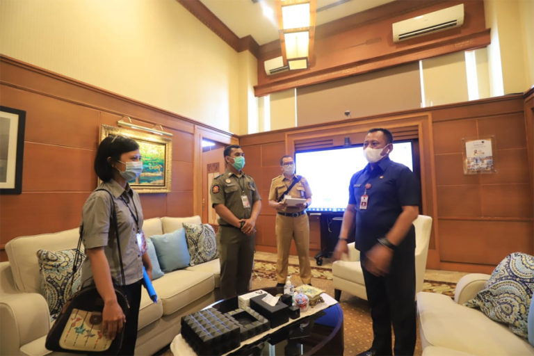 Satgas Covid-19 Surabaya Lakukan Asesmen Kantor Pemprov Jatim - Suara ... Satgas Covid-19 Surabaya Lakukan Asesmen Kantor Pemprov Jatim - Suara ...