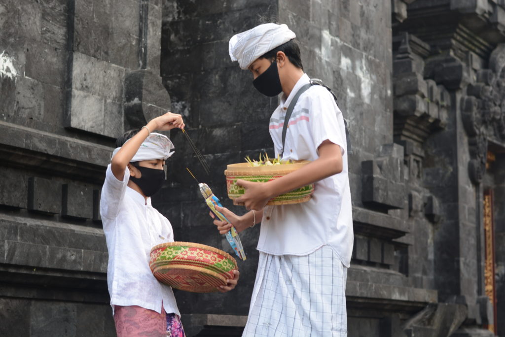 Sembahyang Hari Raya Galungan