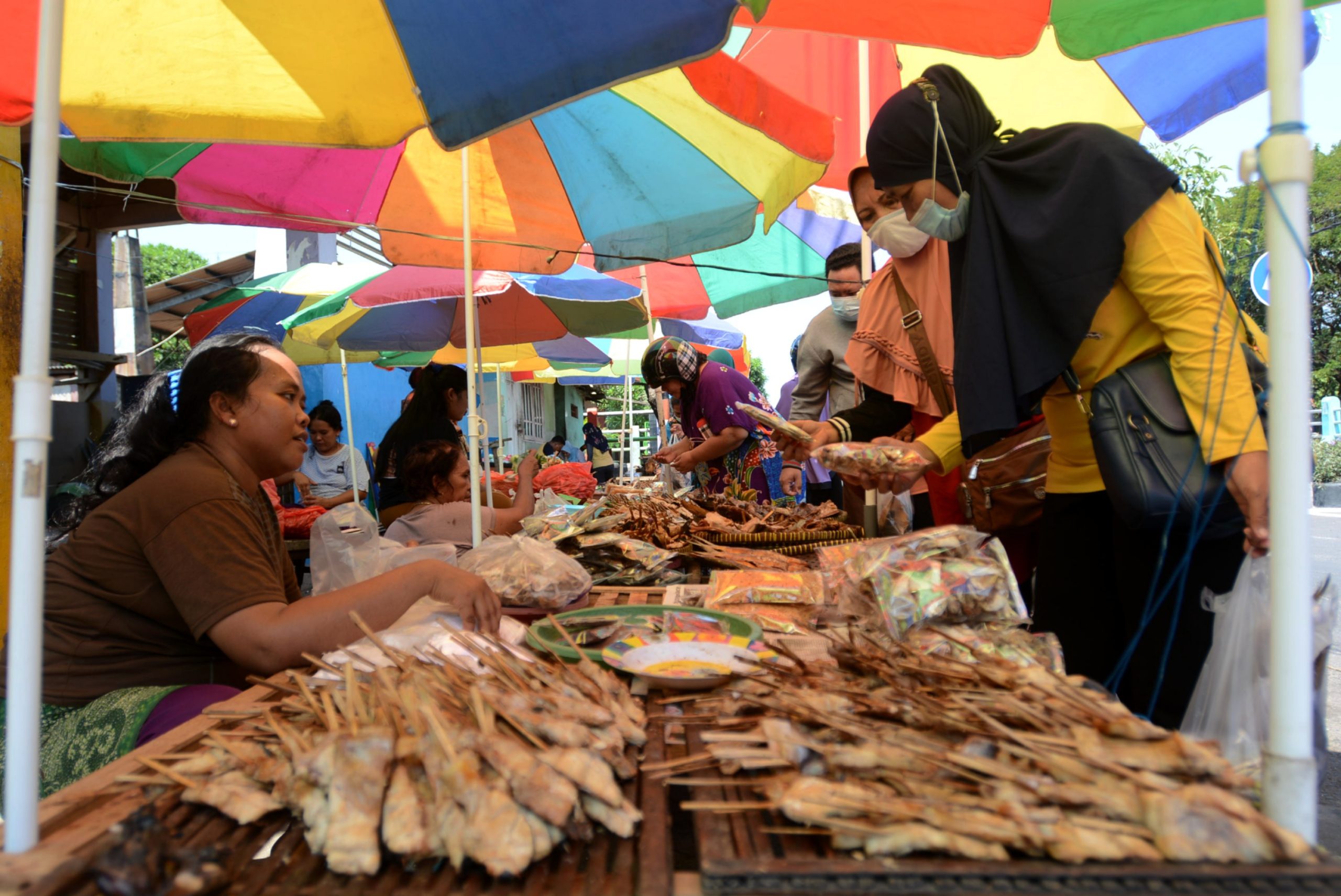 Ikan Asap, Oleh-oleh Primadona Kenjeran