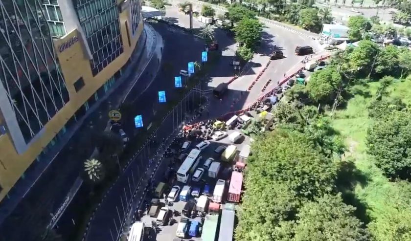 Pengetatan Aktivitas Masyarakat, 7 Ruas Jalan di Surabaya Ditutup ... Pengetatan Aktivitas Masyarakat, 7 Ruas Jalan di Surabaya Ditutup ...
