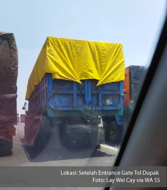 Truk Mogok di Gate Tol Dupak, Lalu Lintas Macet – Suara Surabaya