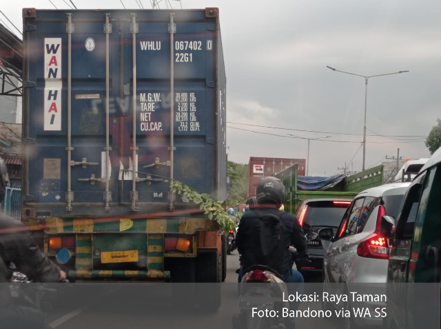 Ada Truk Mogok di Raya Taman dan Perbaikan Jalan di Jembatan Latek Bangil, Lalin Macet – Suara ...