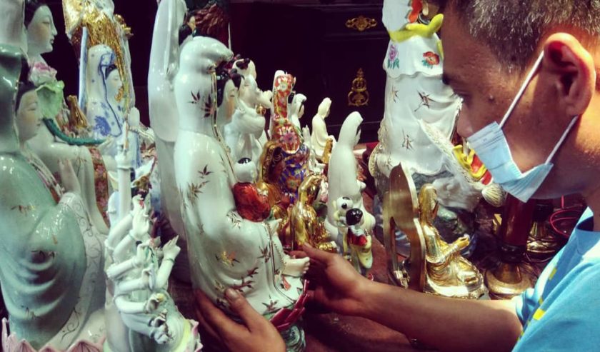 Pandemi, Ritual Mandikan Rupang Tanpa Umat