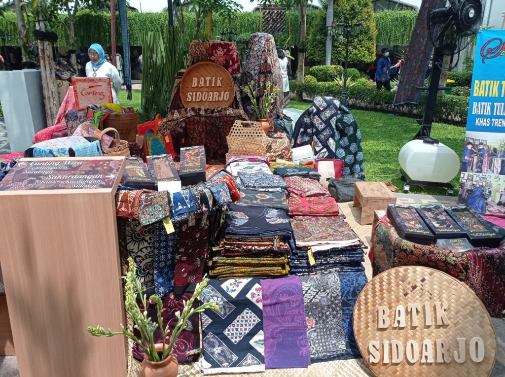 38 UMKM Pamerkan Beragam Kreasi Batik di Gelaran Canting Jawi Wetan ...