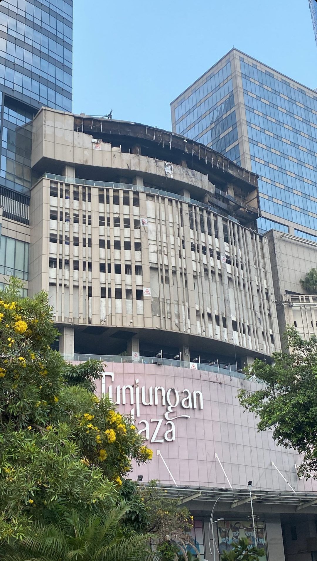 Kondisi Rooftop Tunjungan Plaza 5 Setelah Kebakaran