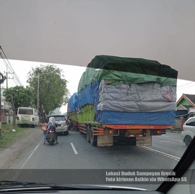 16.02: Truk Ngeban di Duduk Sampeyan Gresik dan KM 772 Tol Porong Arah ...