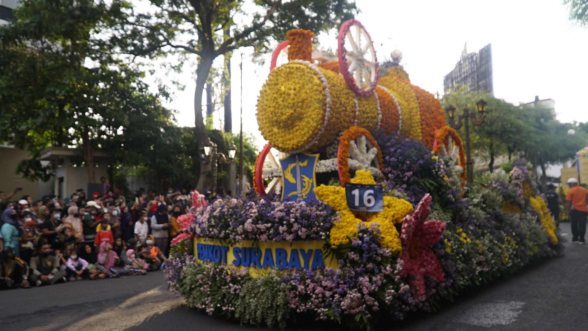 Pawai Bunga dan Parade Budaya "Surabaya Vaganza" - Suara Surabaya