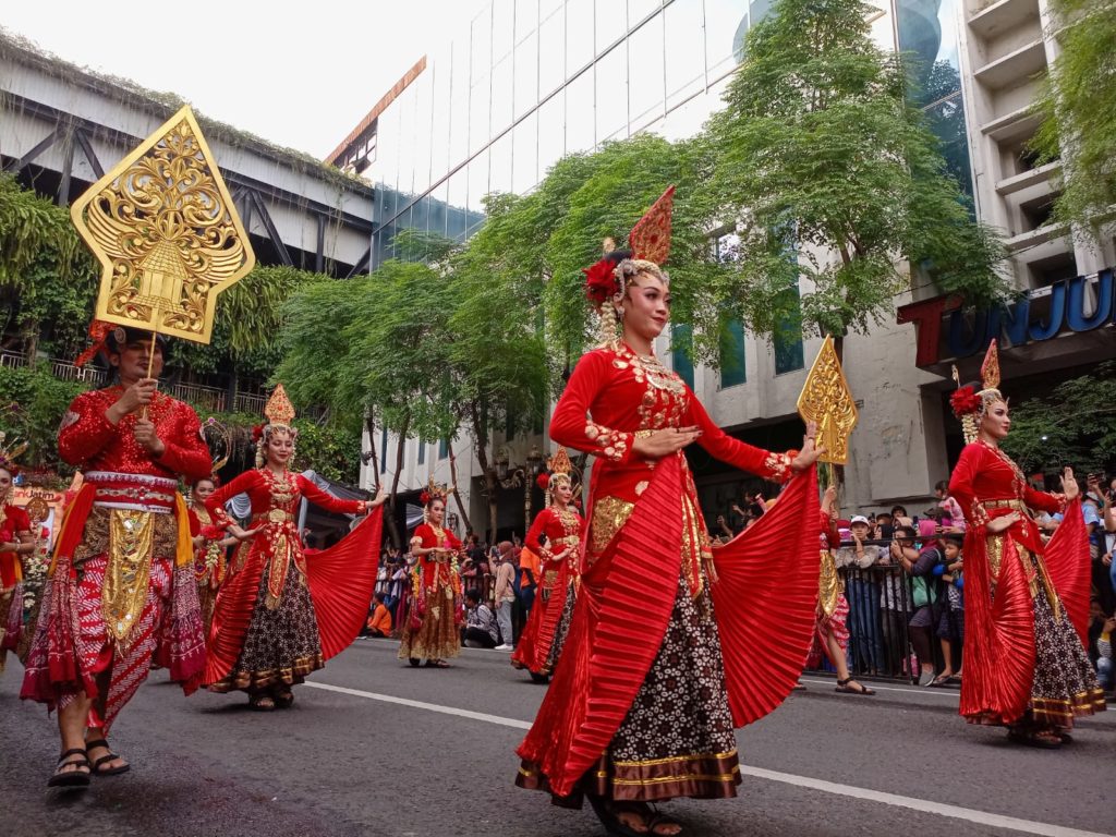 Pawai Bunga dan Parade Budaya "Surabaya Vaganza" - Suara Surabaya