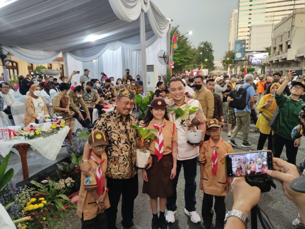 Pawai Bunga dan Parade Budaya "Surabaya Vaganza" - Suara Surabaya
