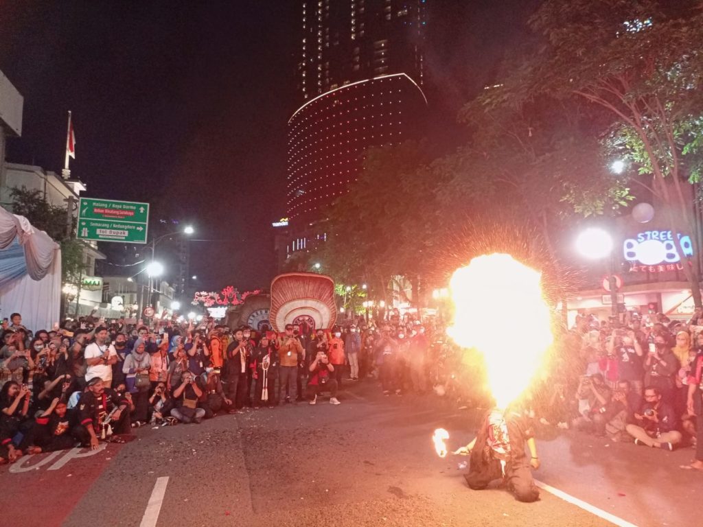 Pawai Bunga dan Parade Budaya "Surabaya Vaganza" - Suara Surabaya