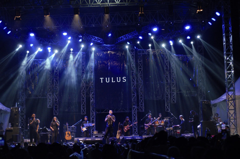 Penampilan Tulus Sukses Buat Pecah Penonton NJTF - Suara Surabaya