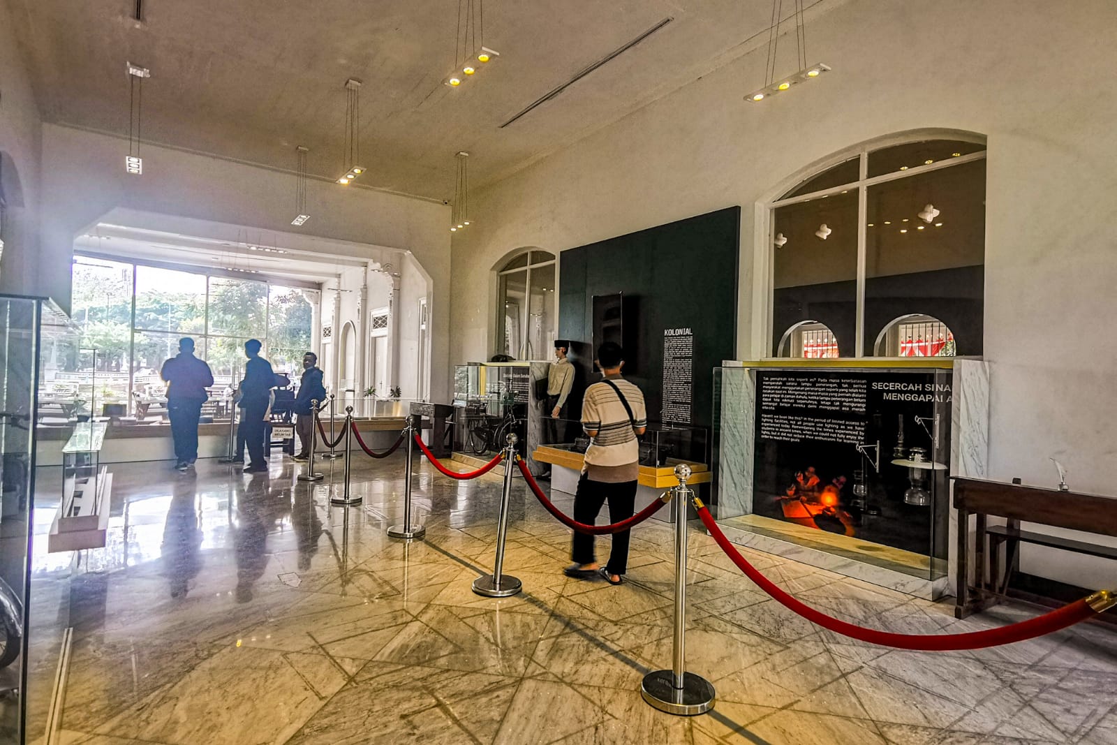 Rekreasi ke Museum Pendidikan Surabaya - Suara Surabaya