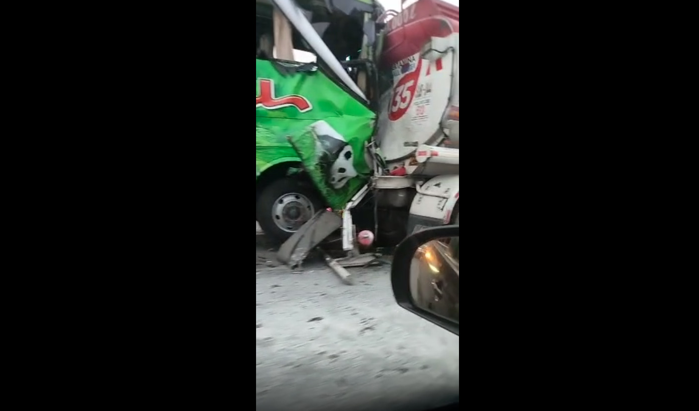Laka Beruntun di Tol KM 77 Malang - Surabaya, Satu Orang Meninggal ... Laka Beruntun di Tol KM 77 Malang - Surabaya, Satu Orang Meninggal ...