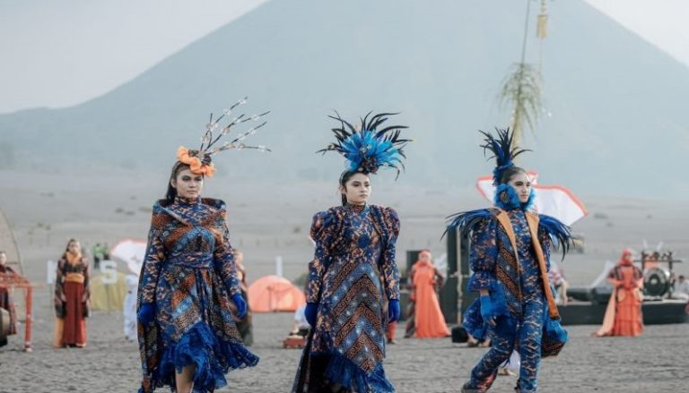 Pemkab Pamekasan Bawa Dua Perajin Batik ke KTT G20 - Suara Surabaya
