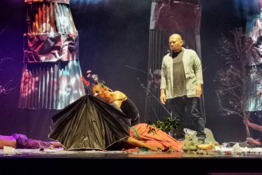 Teater Api Indonesia Suguhkan Isu Lingkungan dalam Lakon "Toean Markoen ...