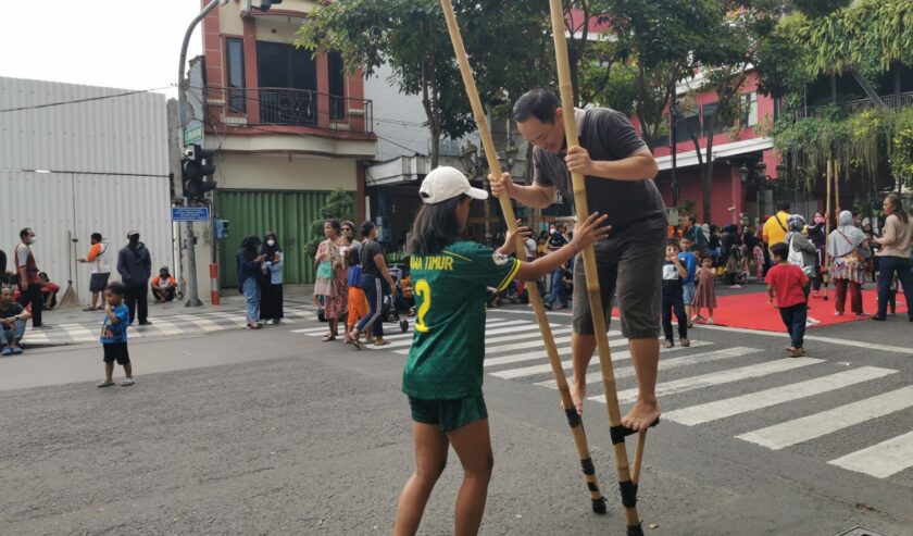 Ribuan Warga Surabaya Tumpah Ruah di “Karnaval Nang Tunjungan” - Suara Surabaya