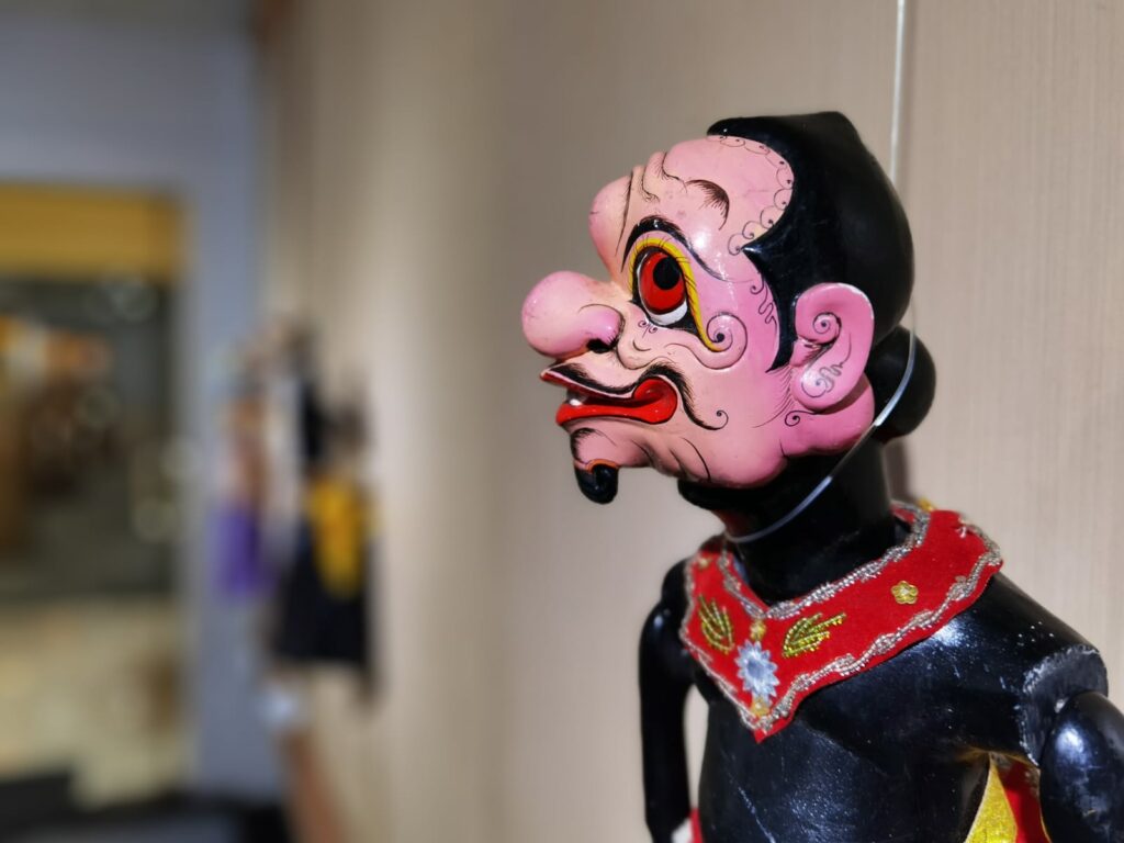 Karena Ku SuWayang, Restorasi Nilai-Nilai Wayang - Suara Surabaya