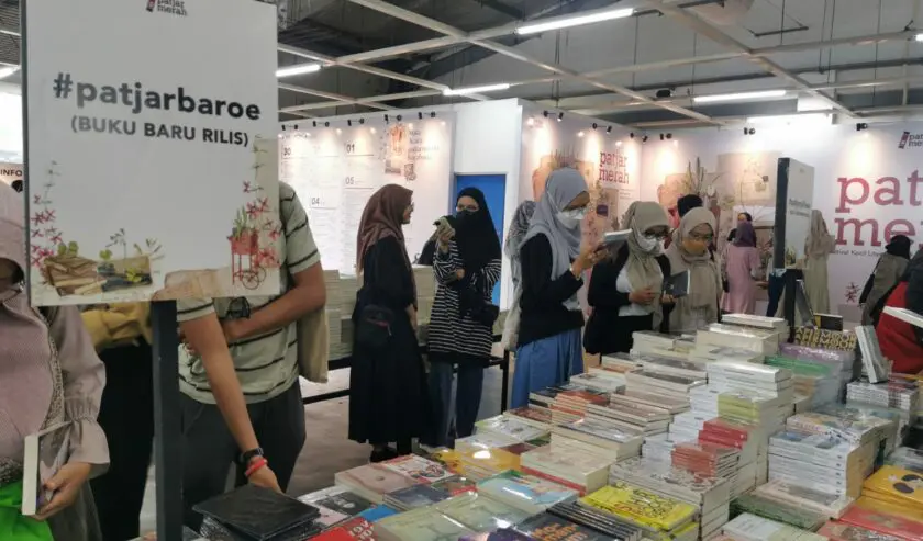 Patjar Merah: Pasar Buku dan Aneka Materi Tatap Muka - Suara Surabaya