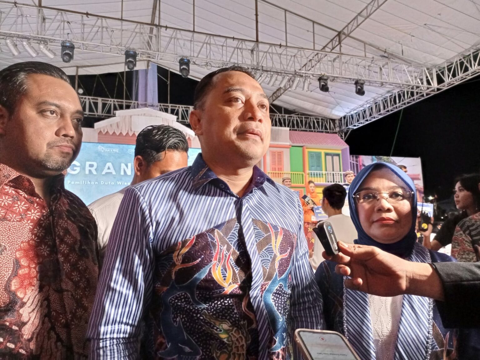 Eri Cahyadi Minta Cak dan Ning Gencar Mempromosikan Batik Surabaya - Suara Surabaya