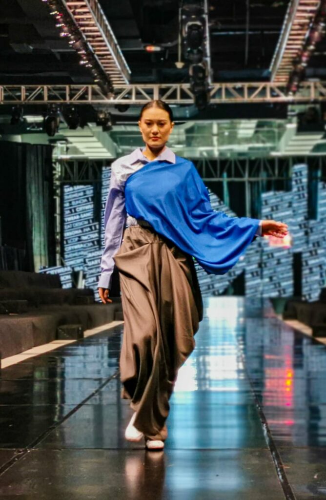 Persona, Fashion Show Kelulusan FIK Ubaya - Suara Surabaya
