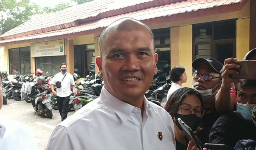 Alami KDRT, Aktris Venna Melinda Laporkan Suaminya ke Polda Jatim ... Alami KDRT, Aktris Venna Melinda Laporkan Suaminya ke Polda Jatim ...